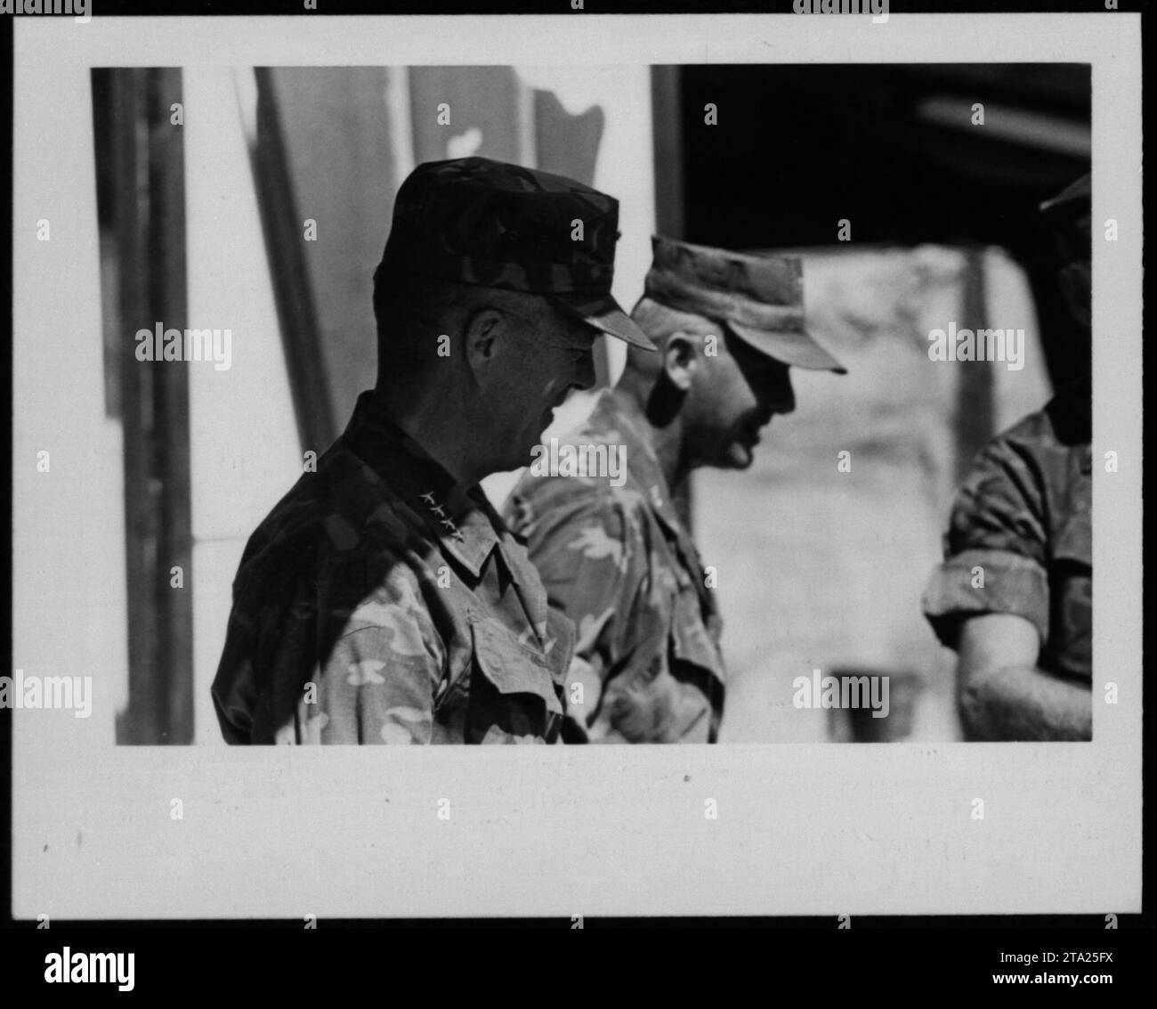 War conflict military exercise Black and White Stock Photos & Images ...