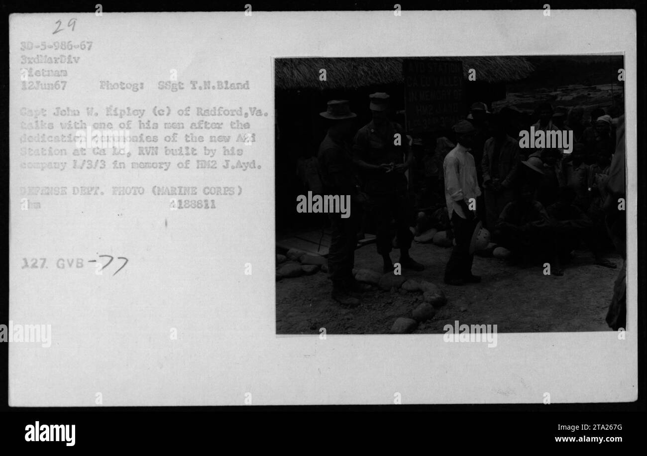 Dedication ceremonies in vietnam hi-res stock photography and images ...