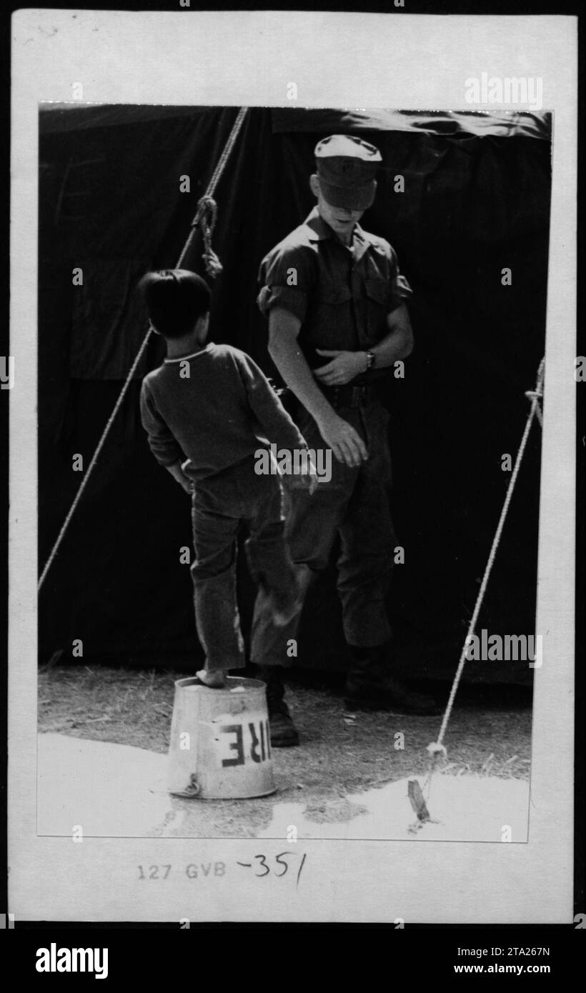 Claudia cardinale visiting refugees hi-res stock photography and images ...