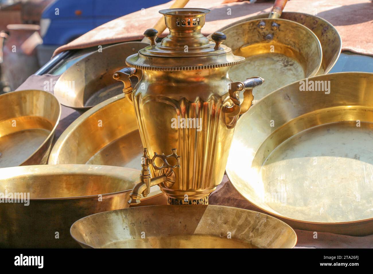Russian traditional samovar hi-res stock photography and images - Alamy