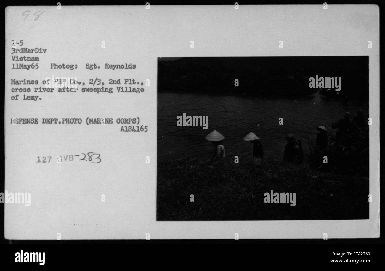 Soldiers platoon company 2nd Black and White Stock Photos & Images - Alamy