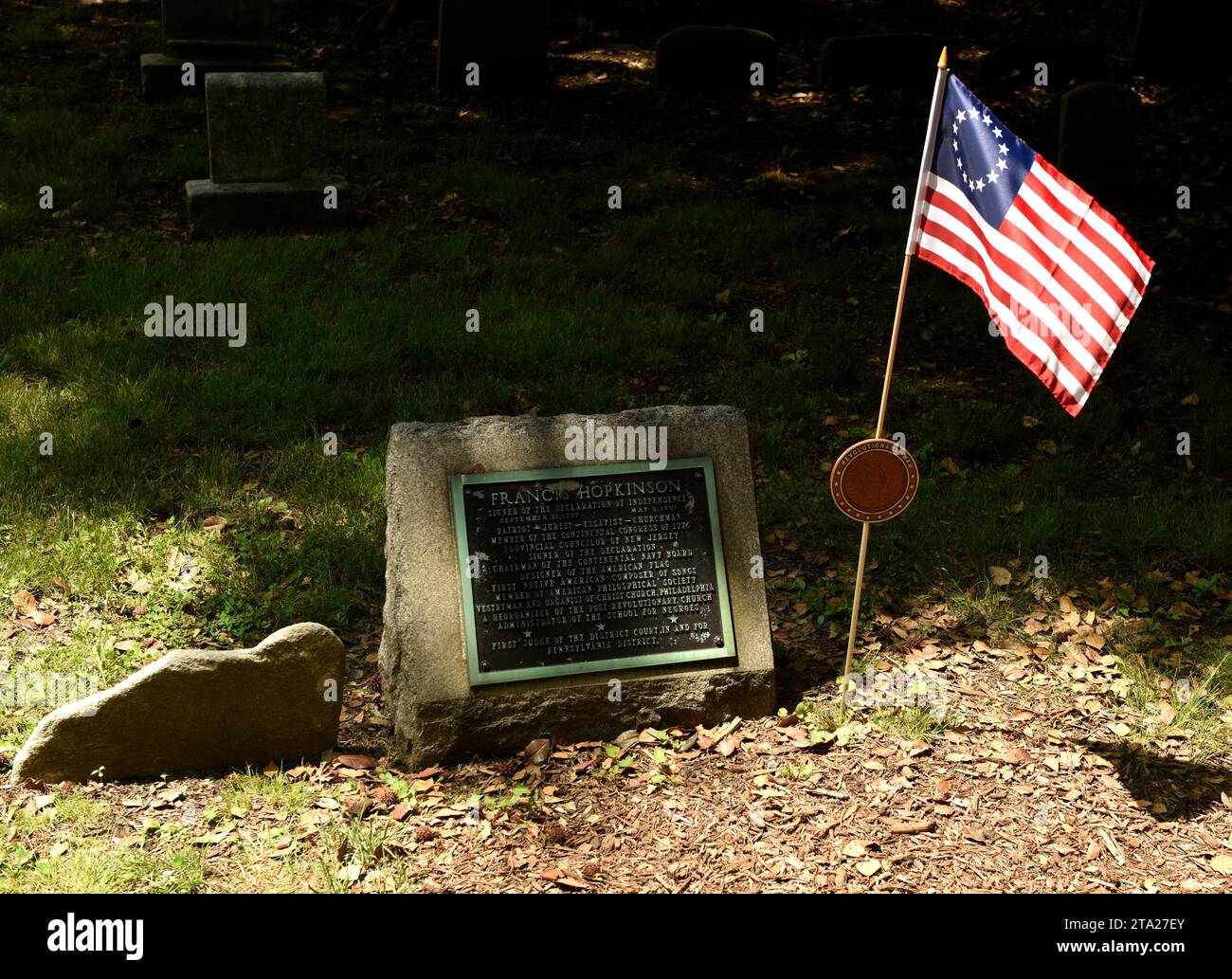 Monument burial site tomb flags hi-res stock photography and images - Alamy