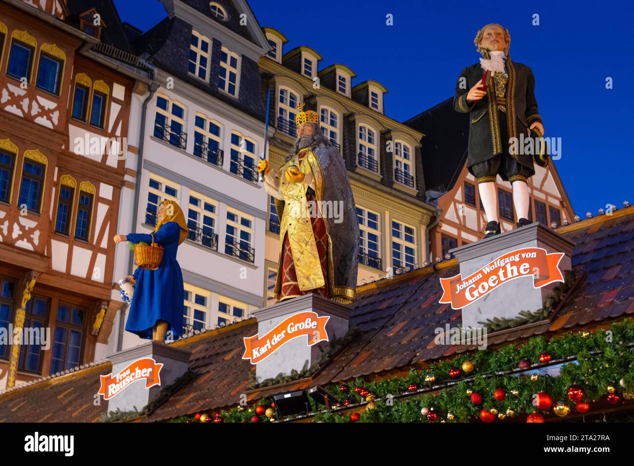 The Christmas market on Frankfurt's Roemerberg is set up. The three ...