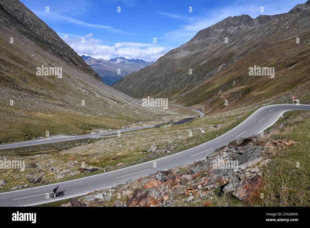 Racing cyclists on the Timmelsjoch High Alpine Road between Austria and ...