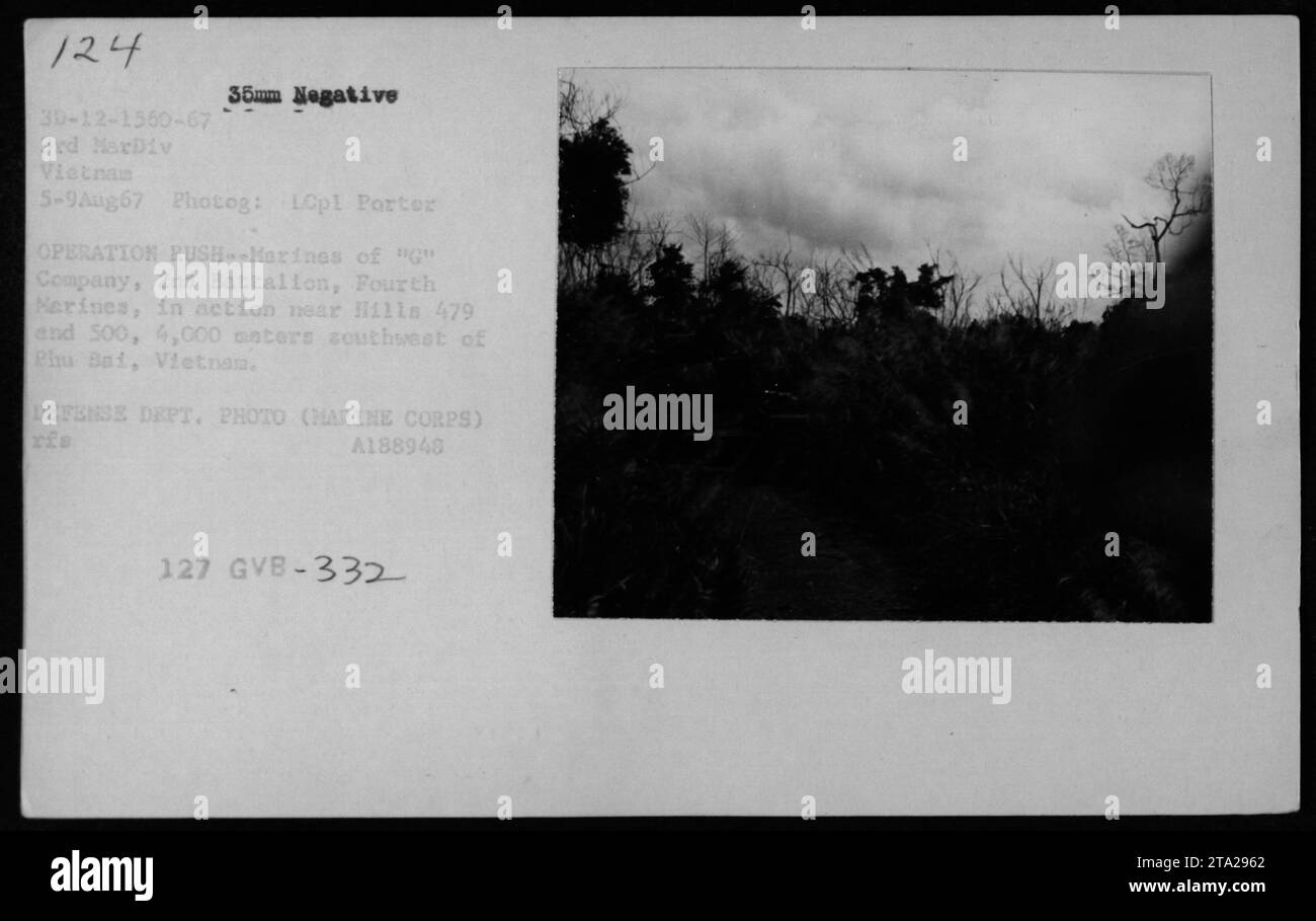 Tanks in operation rush hi-res stock photography and images - Alamy