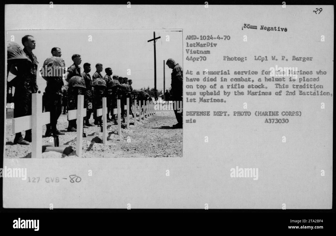 Remembrance ceremony who died during Black and White Stock Photos ...