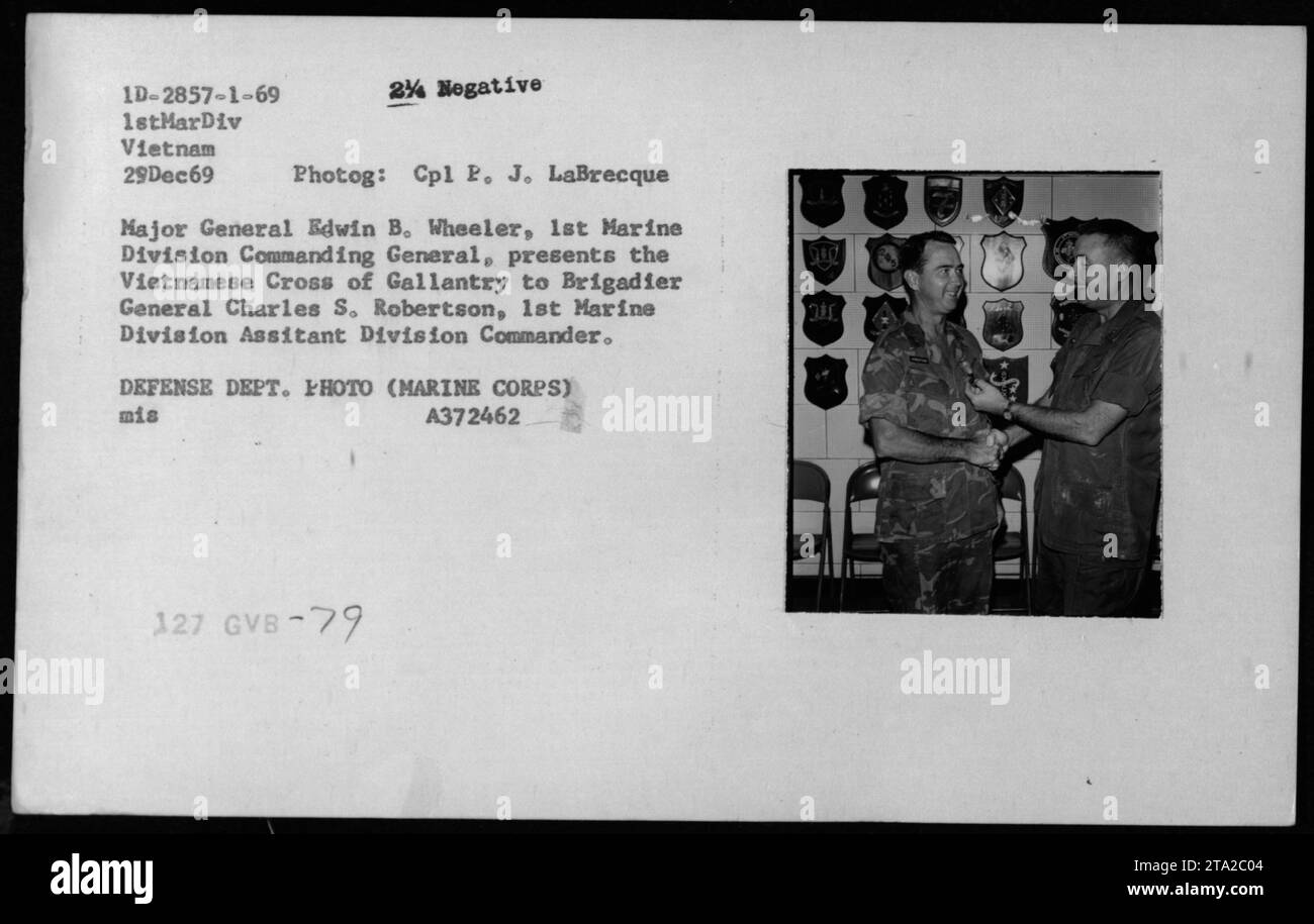 Vietnamese government ceremony Black and White Stock Photos & Images ...