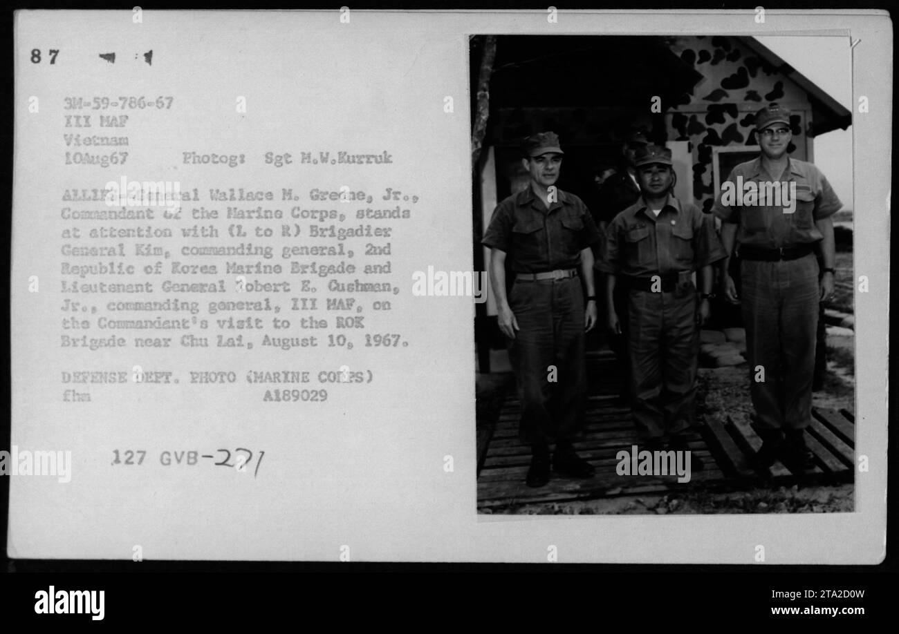 Marine lieutenant general robert e cushman jr hi-res stock photography ...