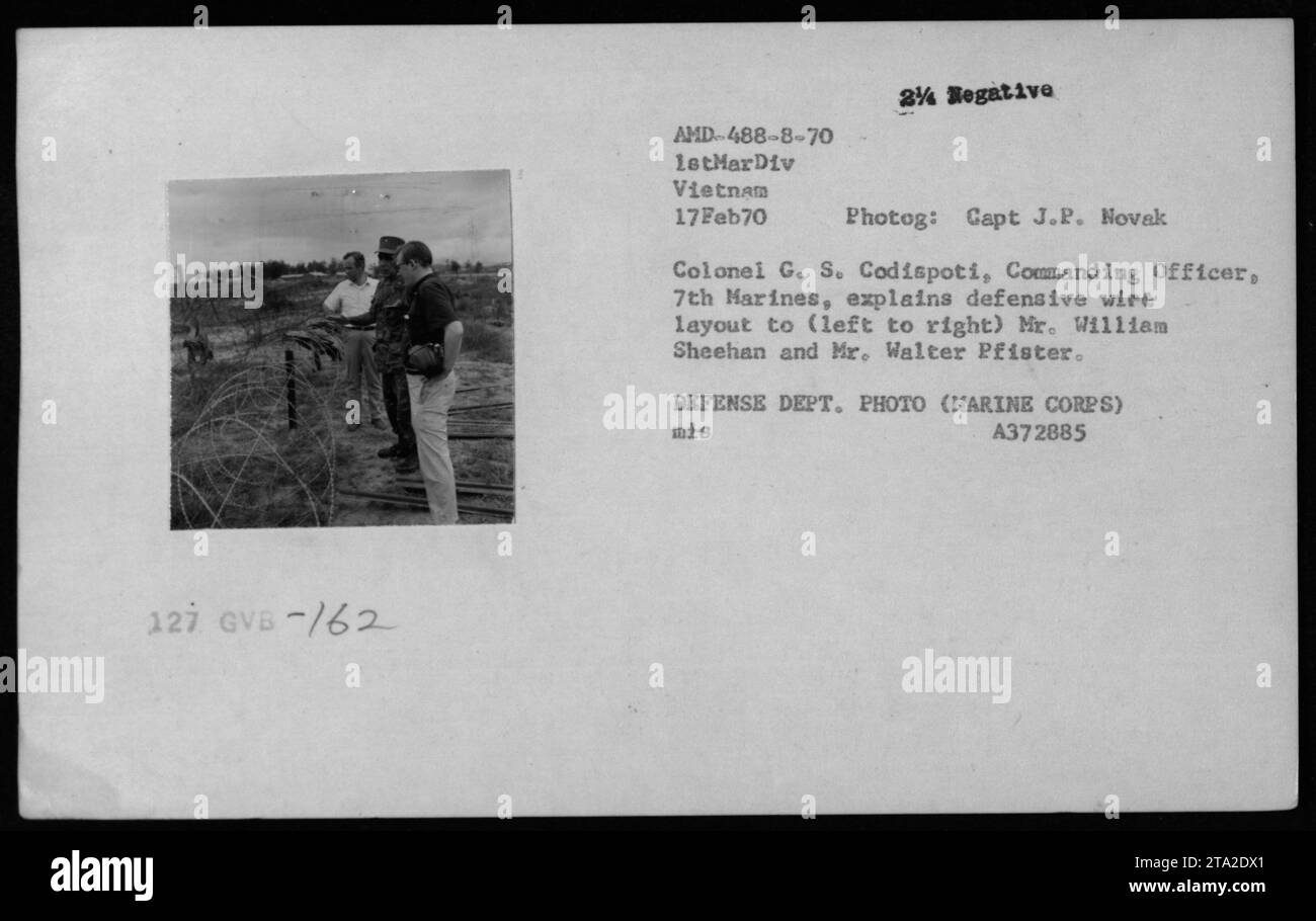 Defensive wire layout hi-res stock photography and images - Alamy