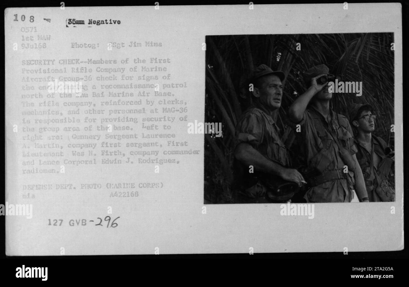 Members of the First Provisional Rifle Company of Marine Aircraft Group ...