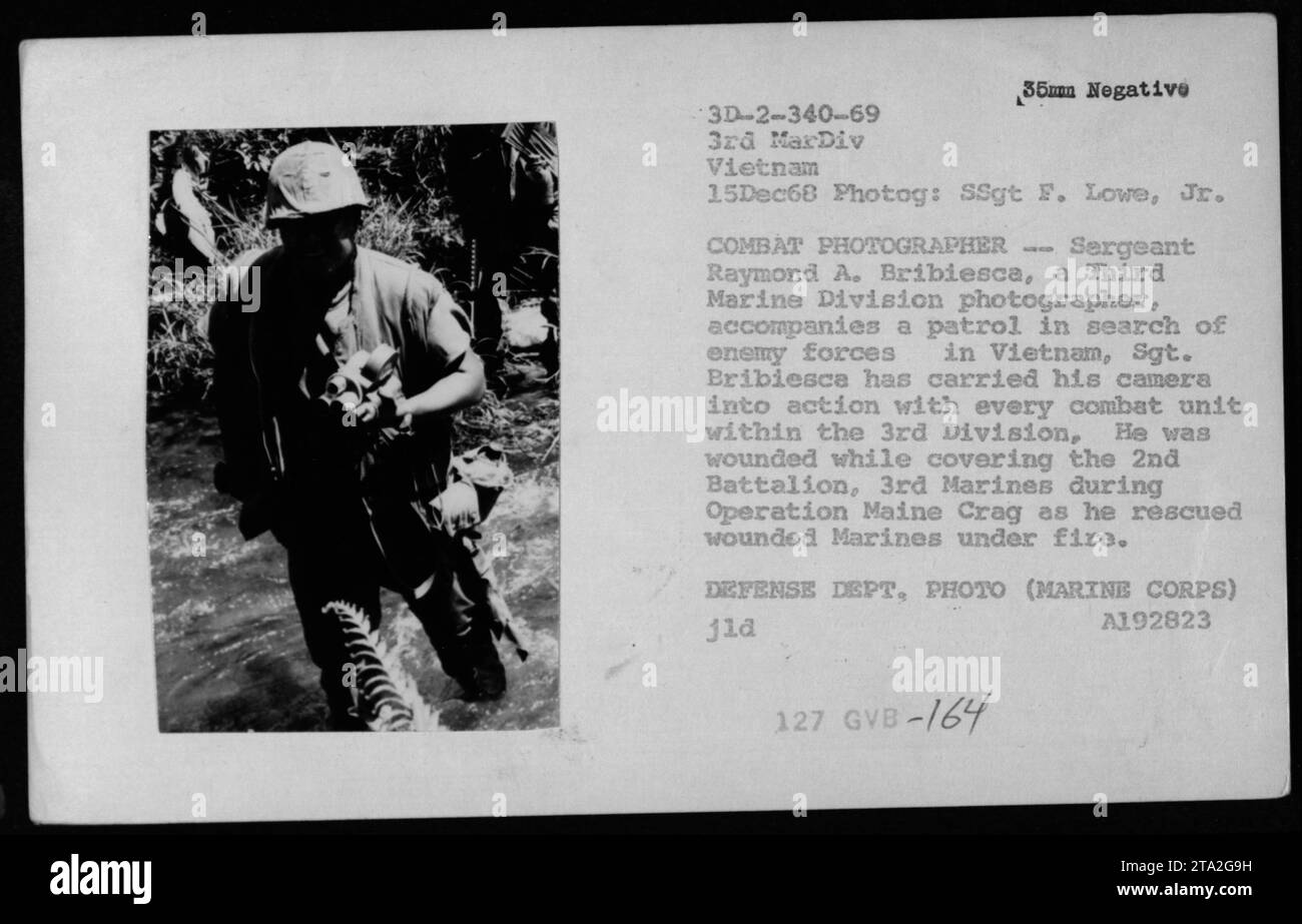 Third marine division photographer hi-res stock photography and images ...