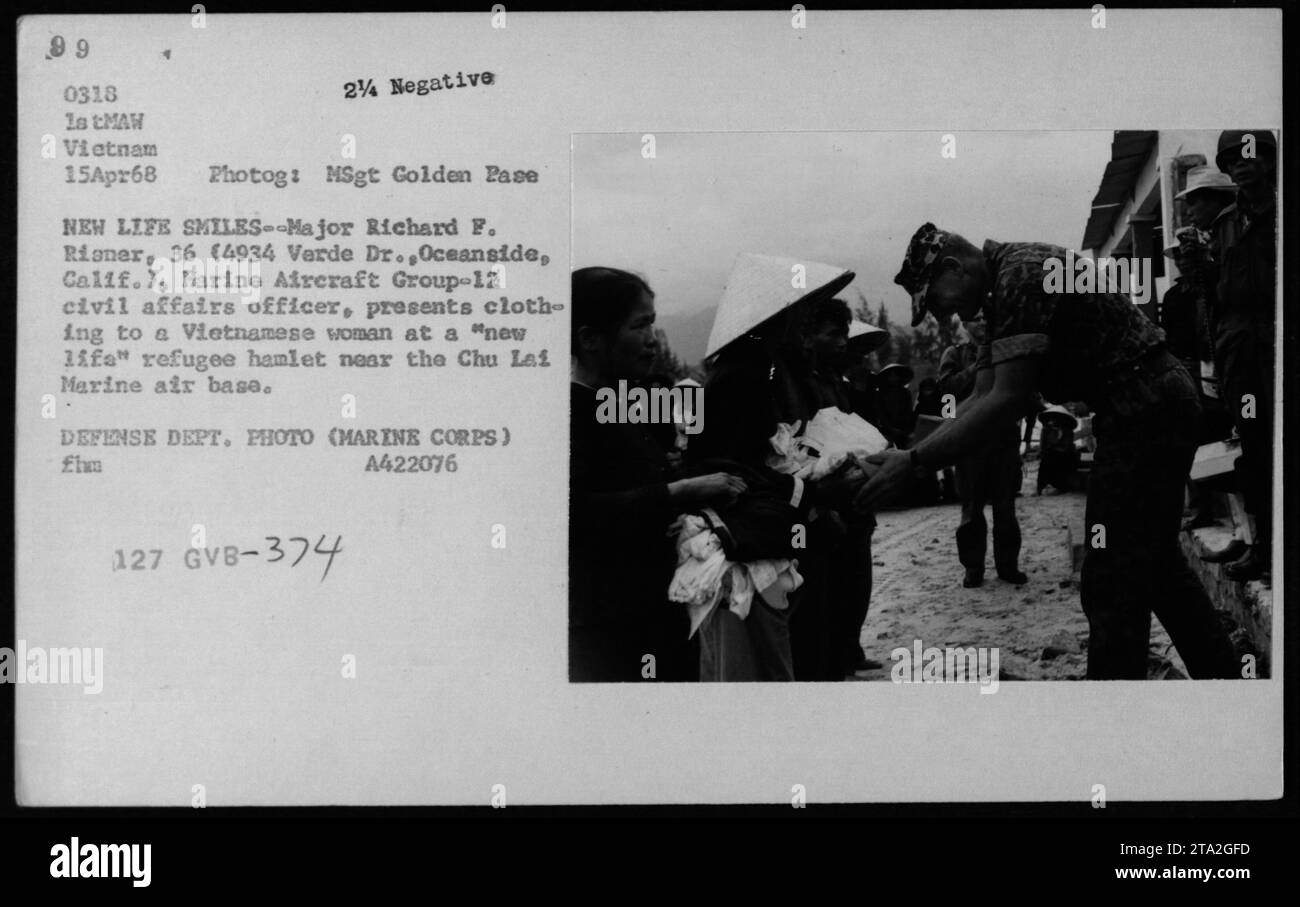 Vietnamese refugee group hi-res stock photography and images - Alamy