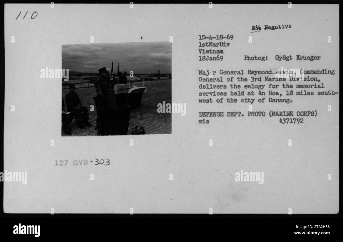 Major General Raymond Davis delivering a eulogy during a memorial ...