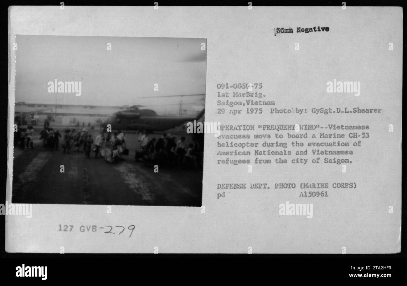 1975 evacuation of phnom penh and saigon hi-res stock photography and ...