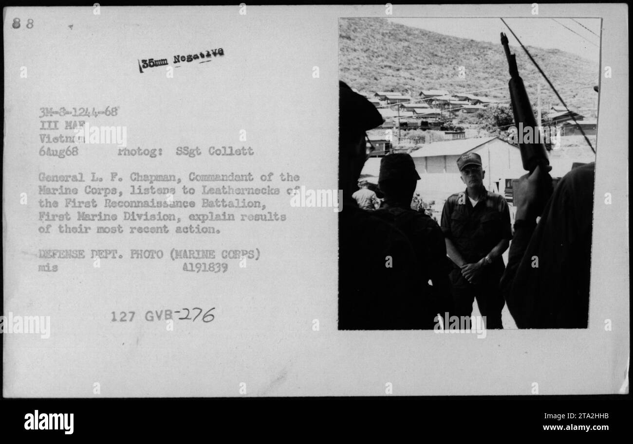 Reconnaissance marine from battalion Black and White Stock Photos ...