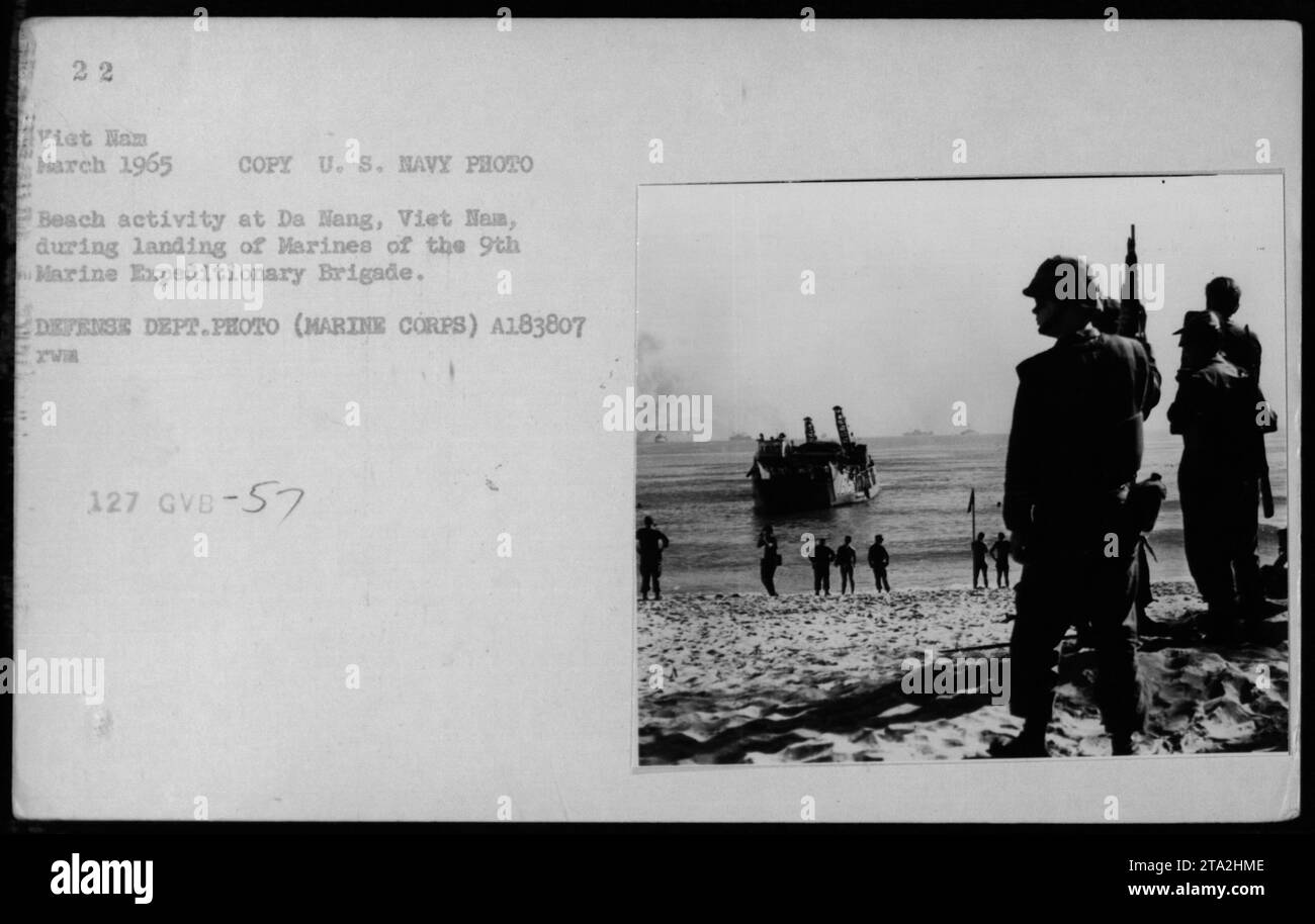 U.S. Marines from the 9th Marine Expeditionary Brigade land at Da Nang ...