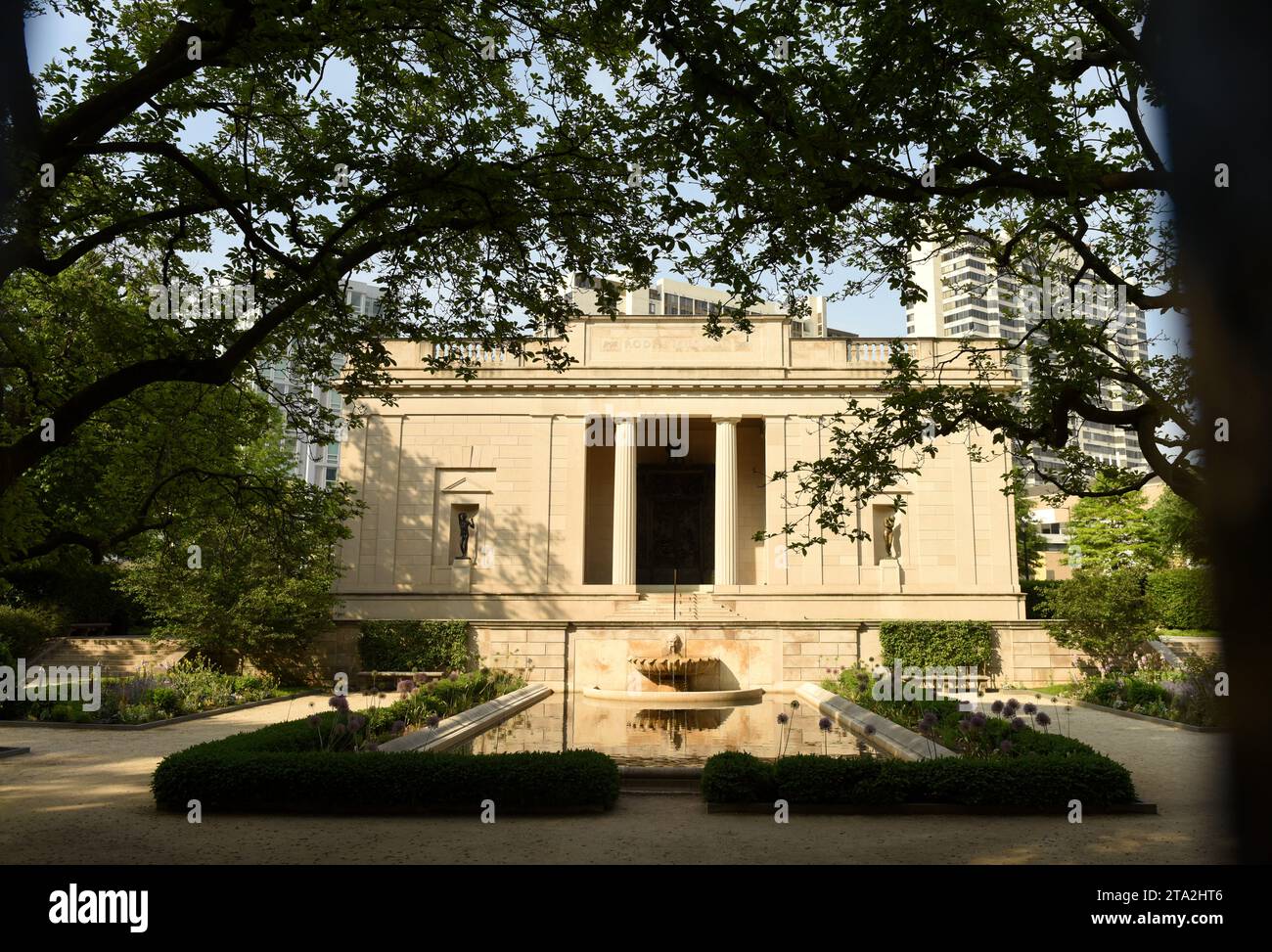 Philadelphia rodin museum building hi-res stock photography and images ...
