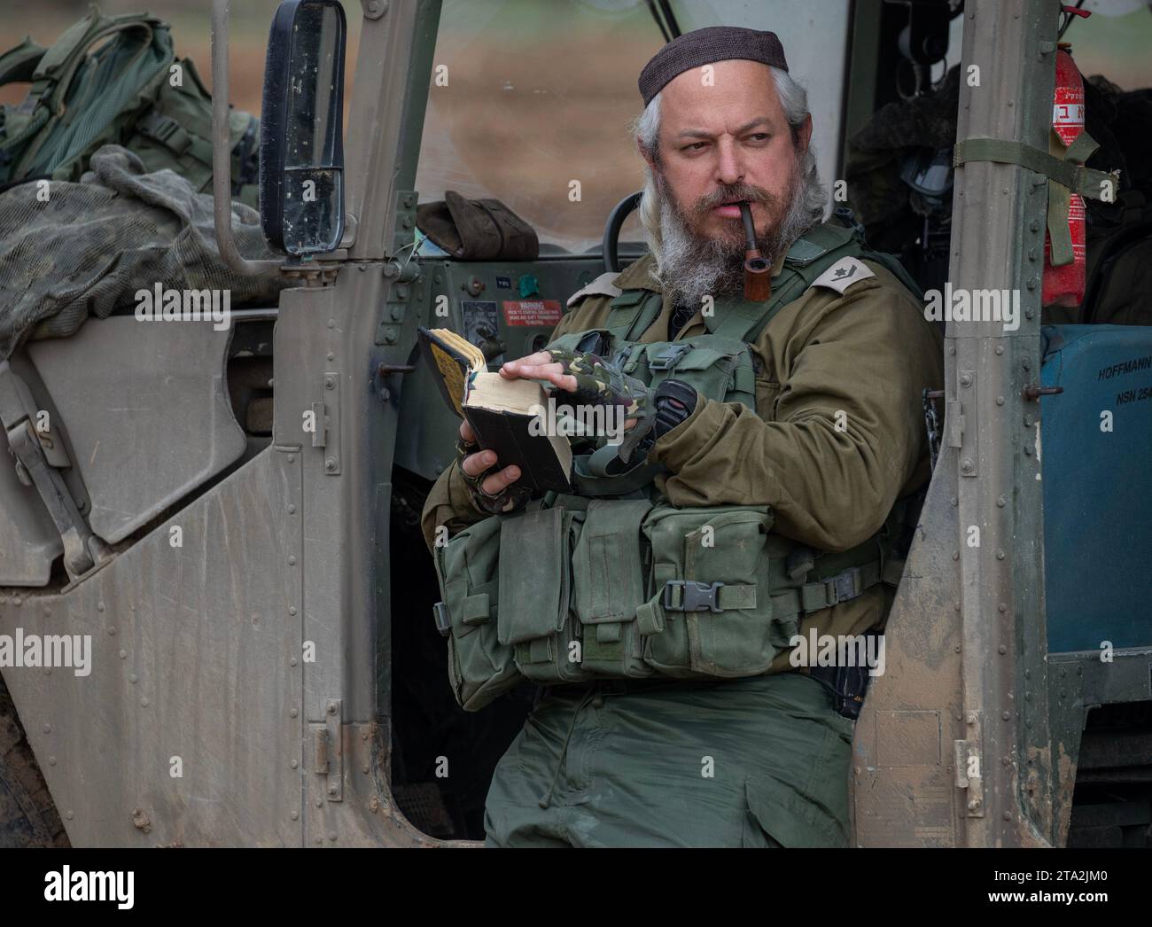 Southern Israel, Israel. 28th Nov, 2023. An Israeli reserve infantry ...