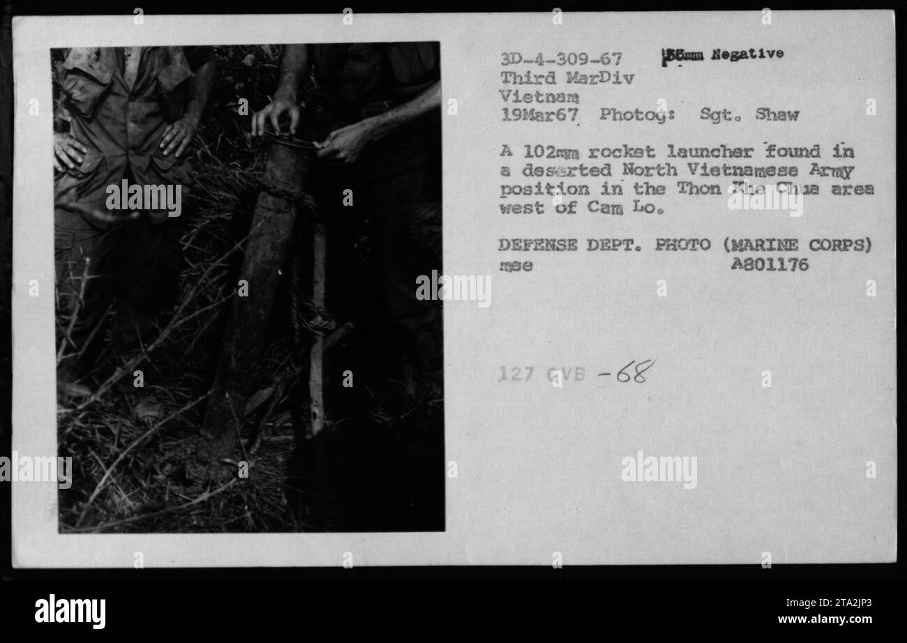 102mm rocket launcher hi-res stock photography and images - Alamy