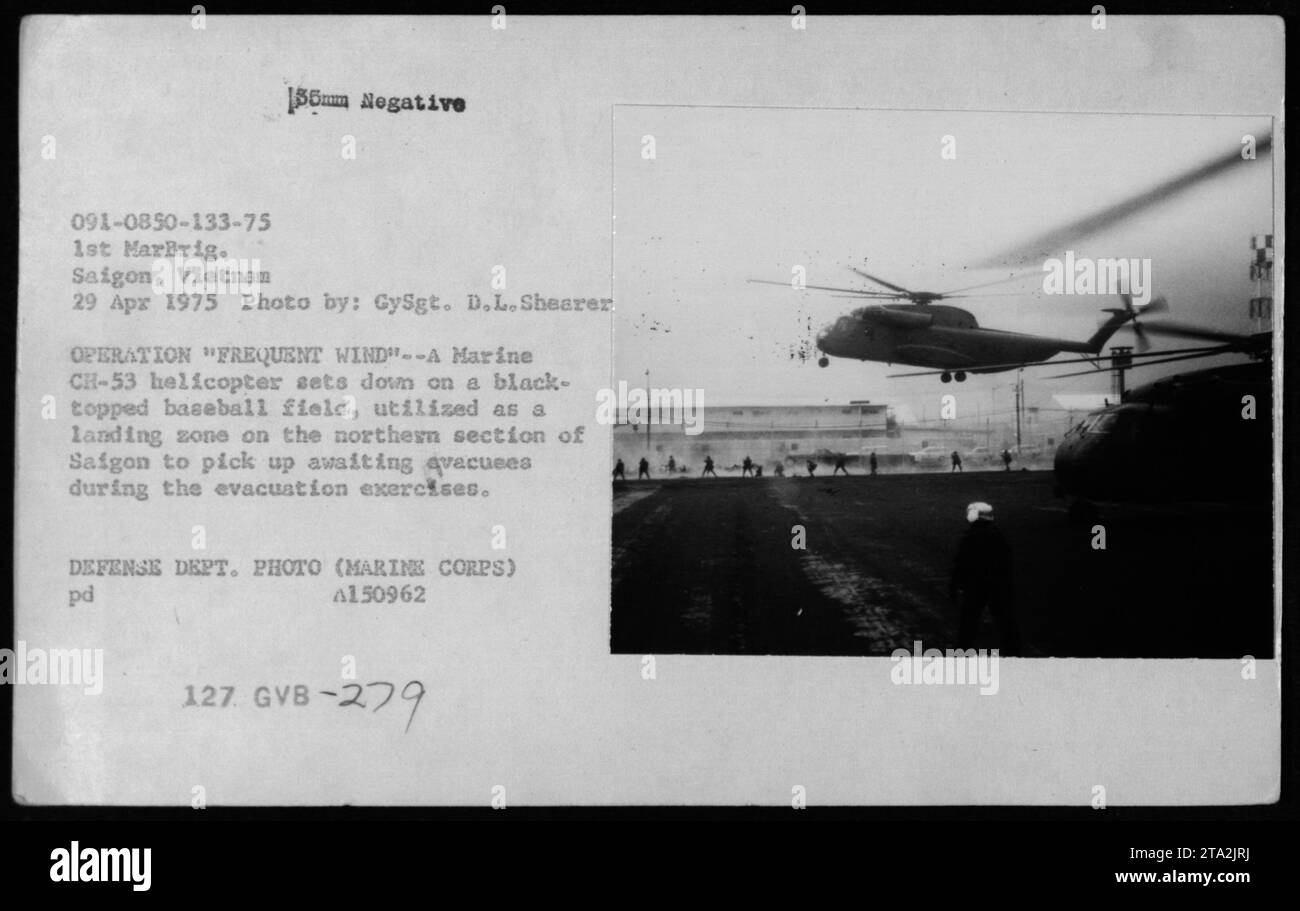 1975 evacuation of phnom penh and saigon hi-res stock photography and ...