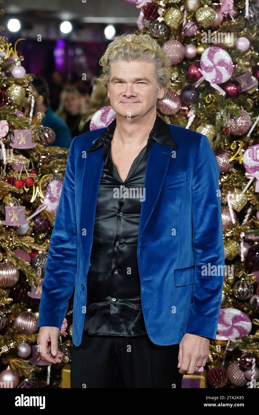 Simon Farnaby arrives for the world premiere of Wonka at the Royal ...