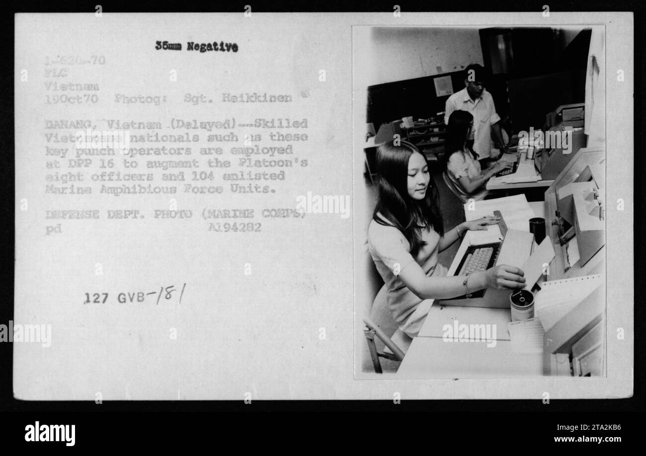 Data processing key punch hi-res stock photography and images - Alamy