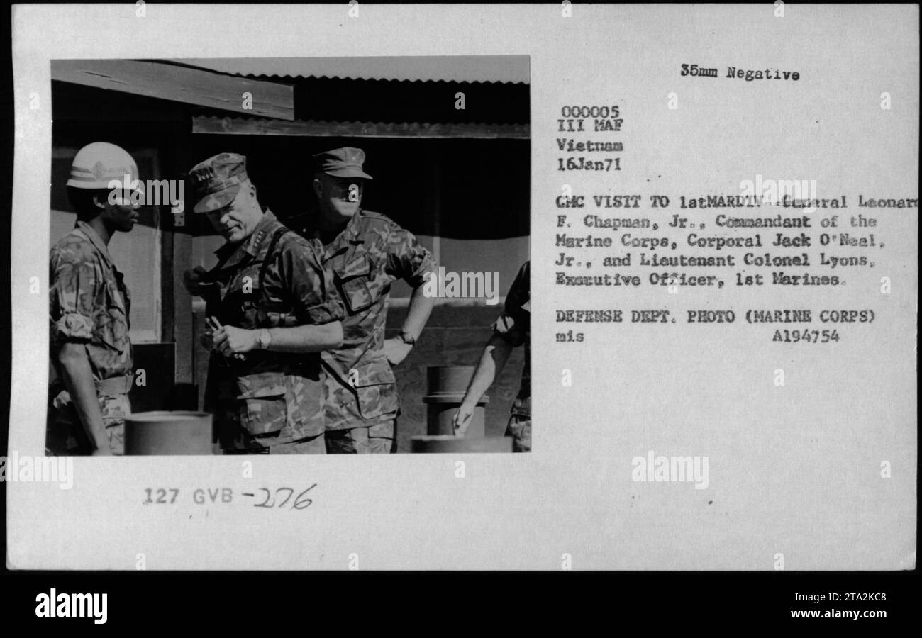 Iii marine amphibious force iii maf Black and White Stock Photos ...