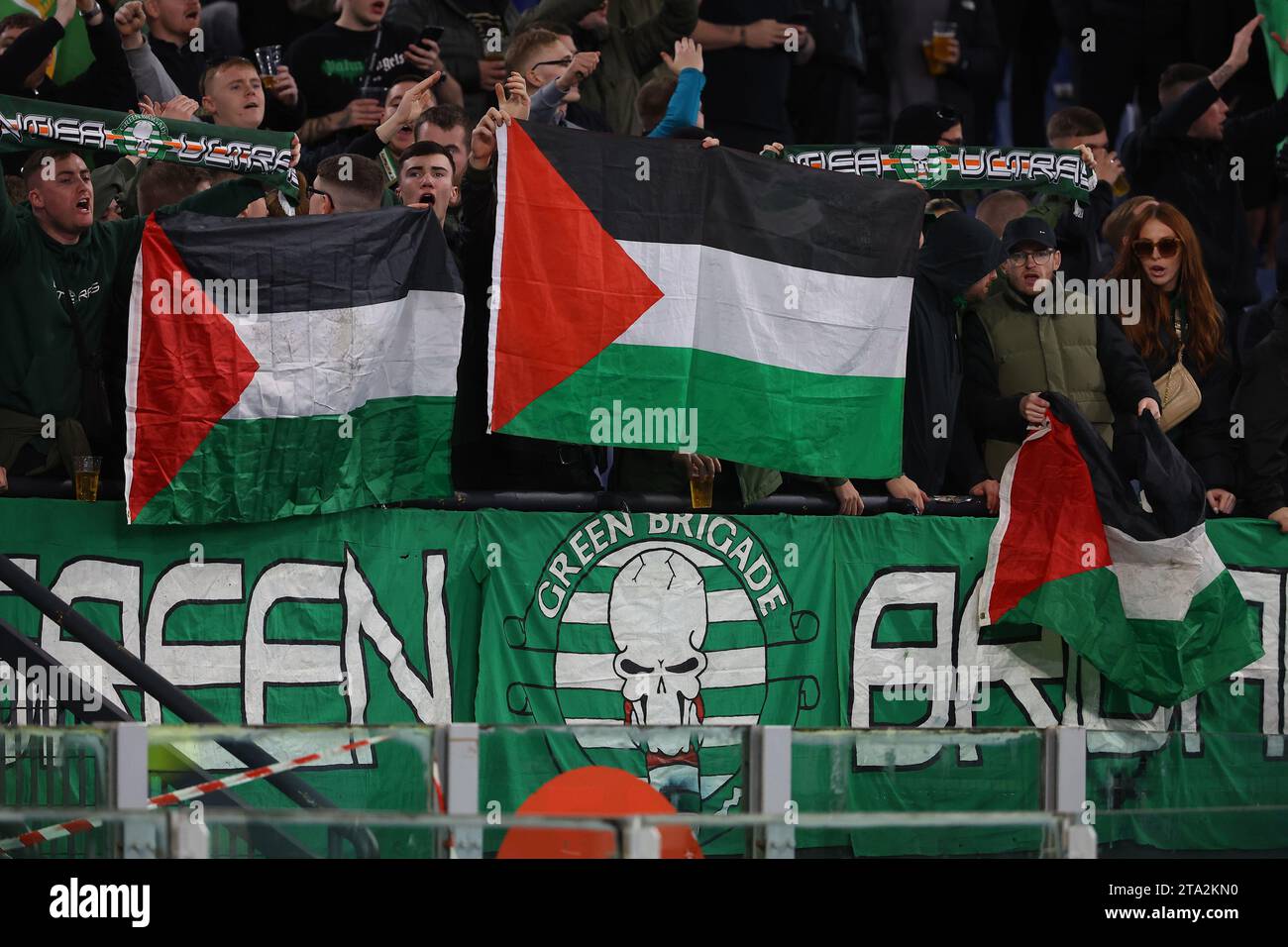 Palestinian football fans hi-res stock photography and images - Alamy