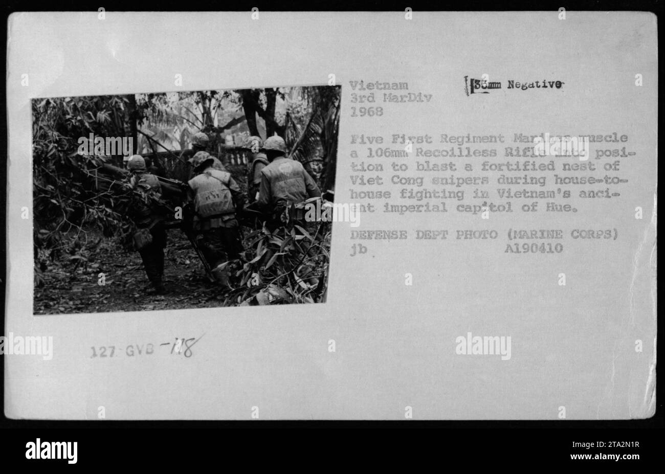 Us marines fighting in hue city hi-res stock photography and images - Alamy