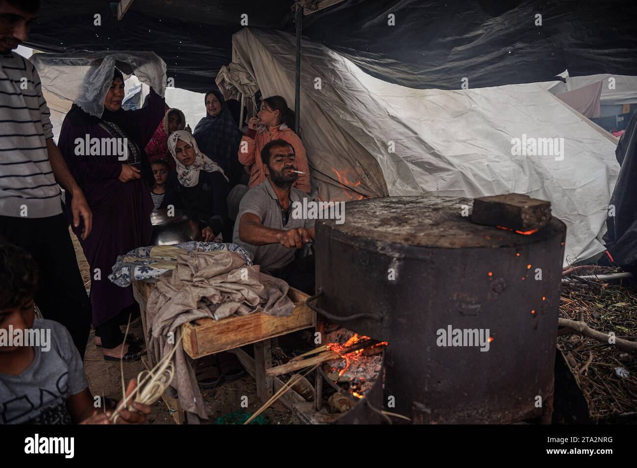 Gaza, Gaza, Palestine. 27th Nov, 2023. A displaced Palestinian man ...