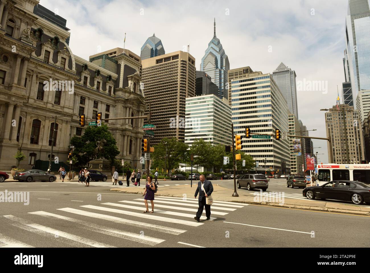 Night view philadelphia skyline in hi-res stock photography and images ...