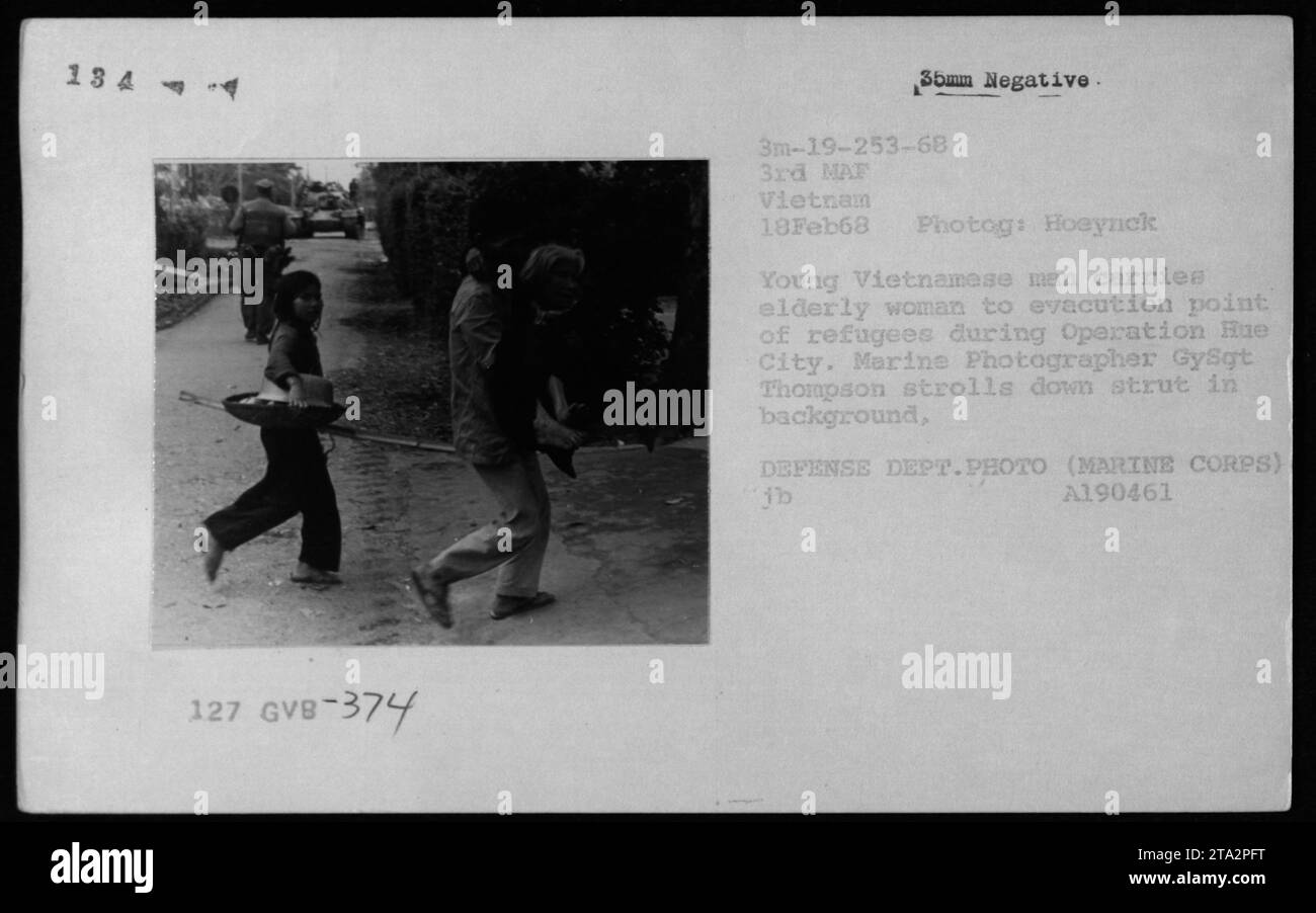 Vietnam hue young woman Black and White Stock Photos & Images - Alamy