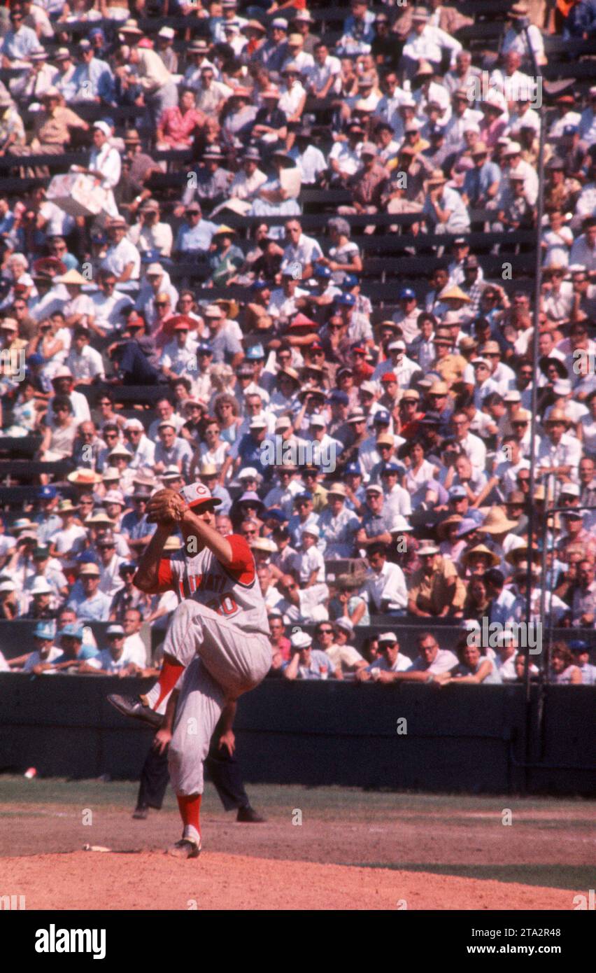 LOS ANGELES, CA - JULY 9: Pitcher Joey Jay #30 of the Cincinnati Reds ...