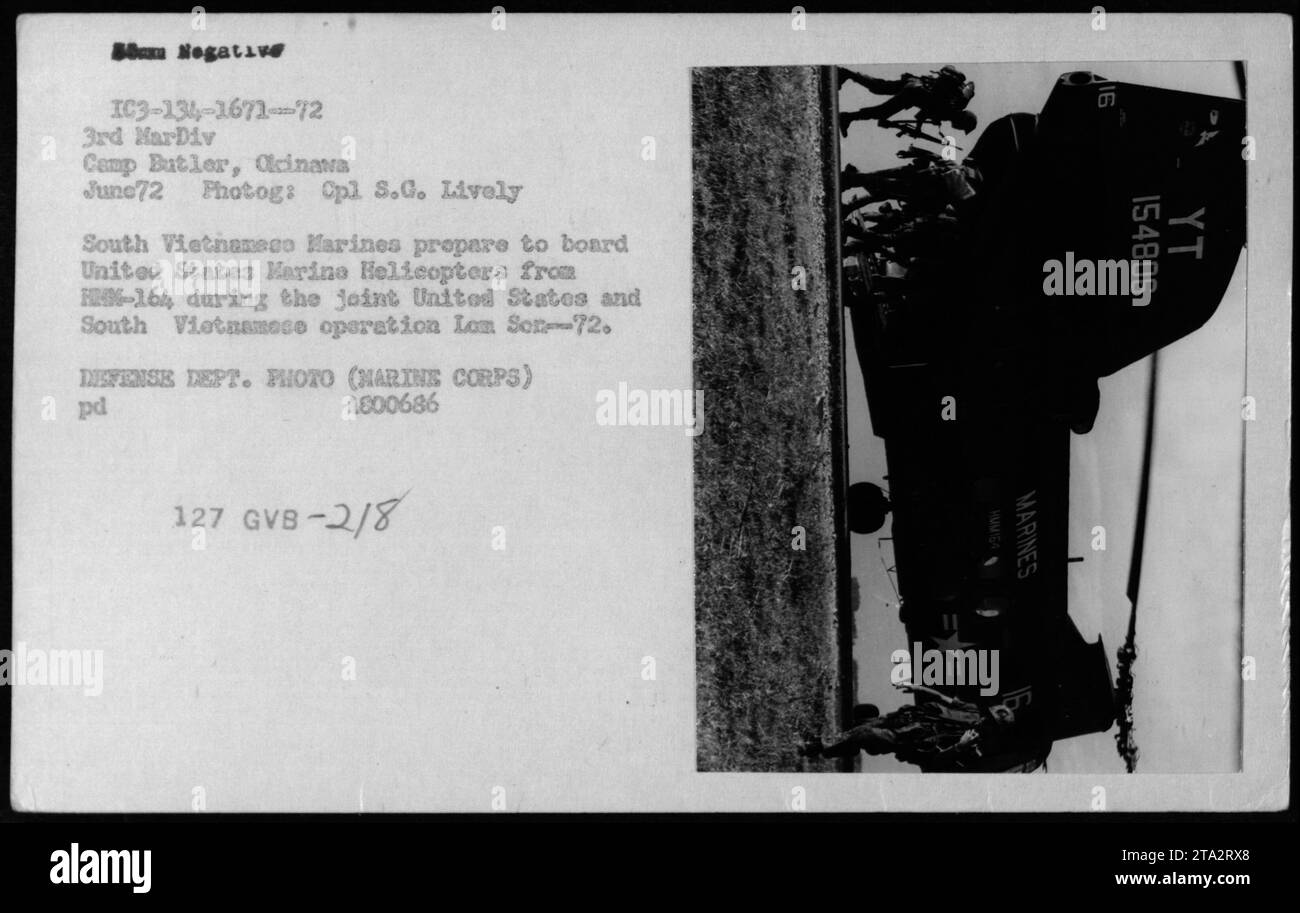 Marines from marine transport Black and White Stock Photos & Images - Alamy