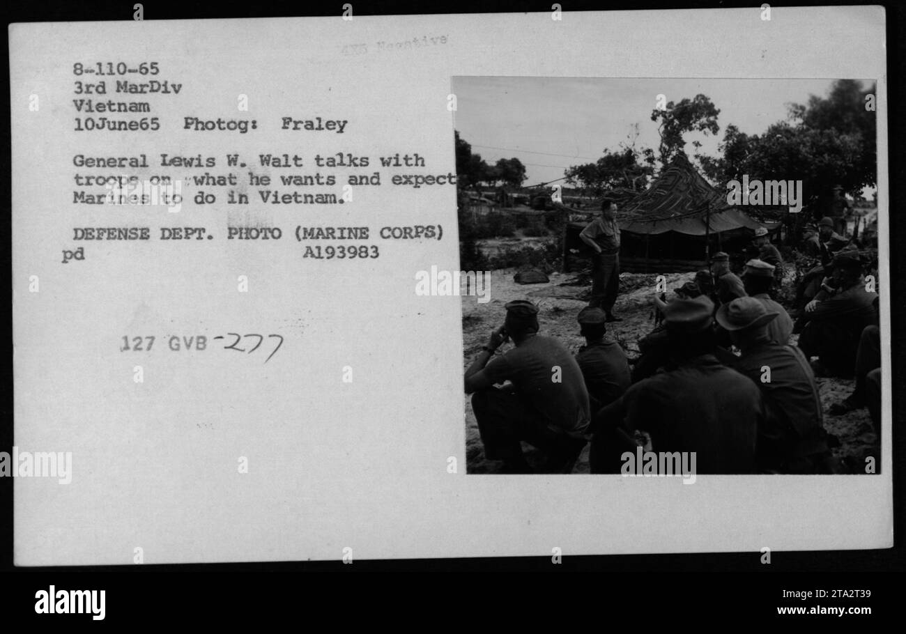 Lt gen lewis w walt hi-res stock photography and images - Alamy