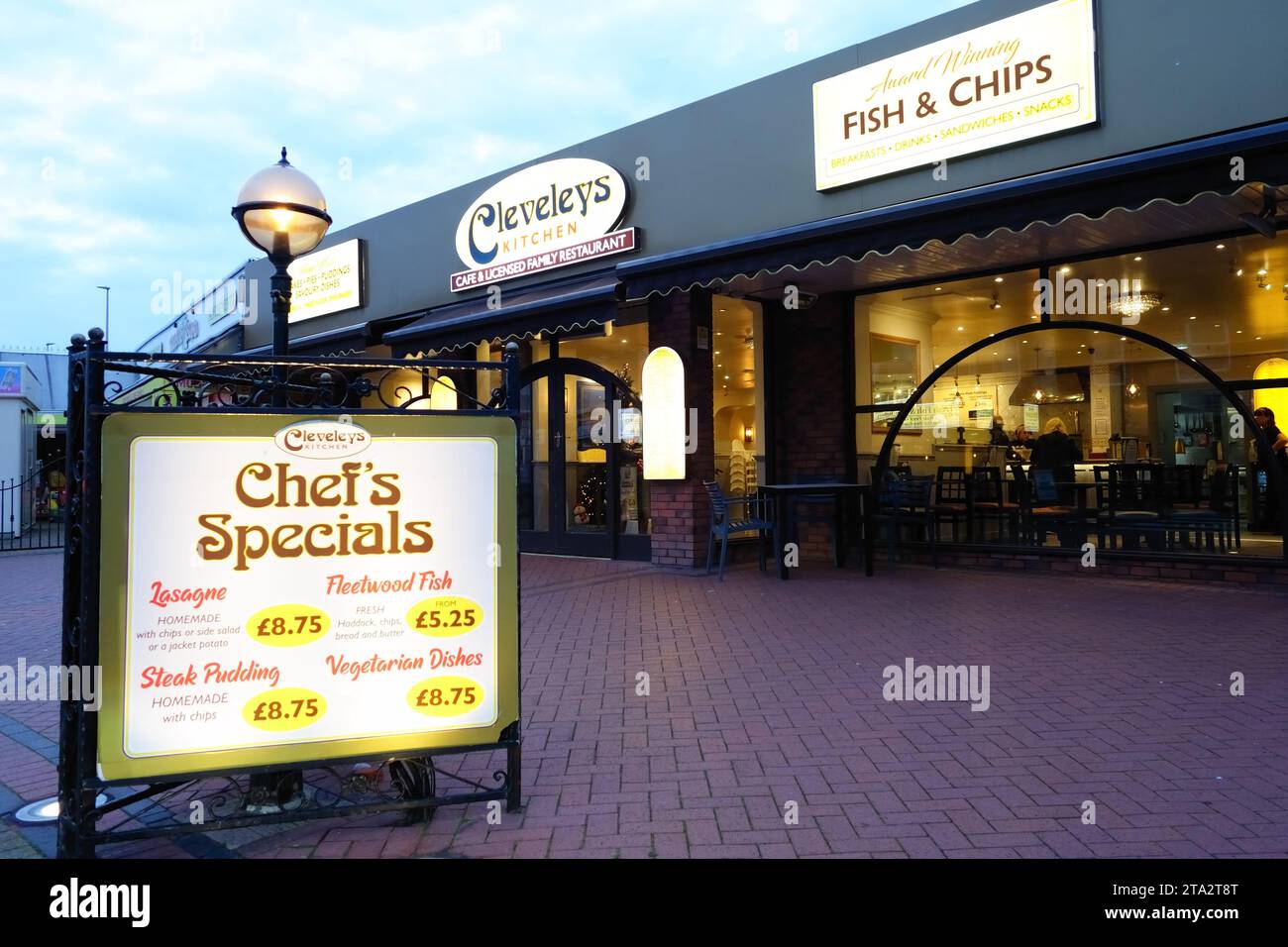 Chippy supper hi-res stock photography and images - Alamy