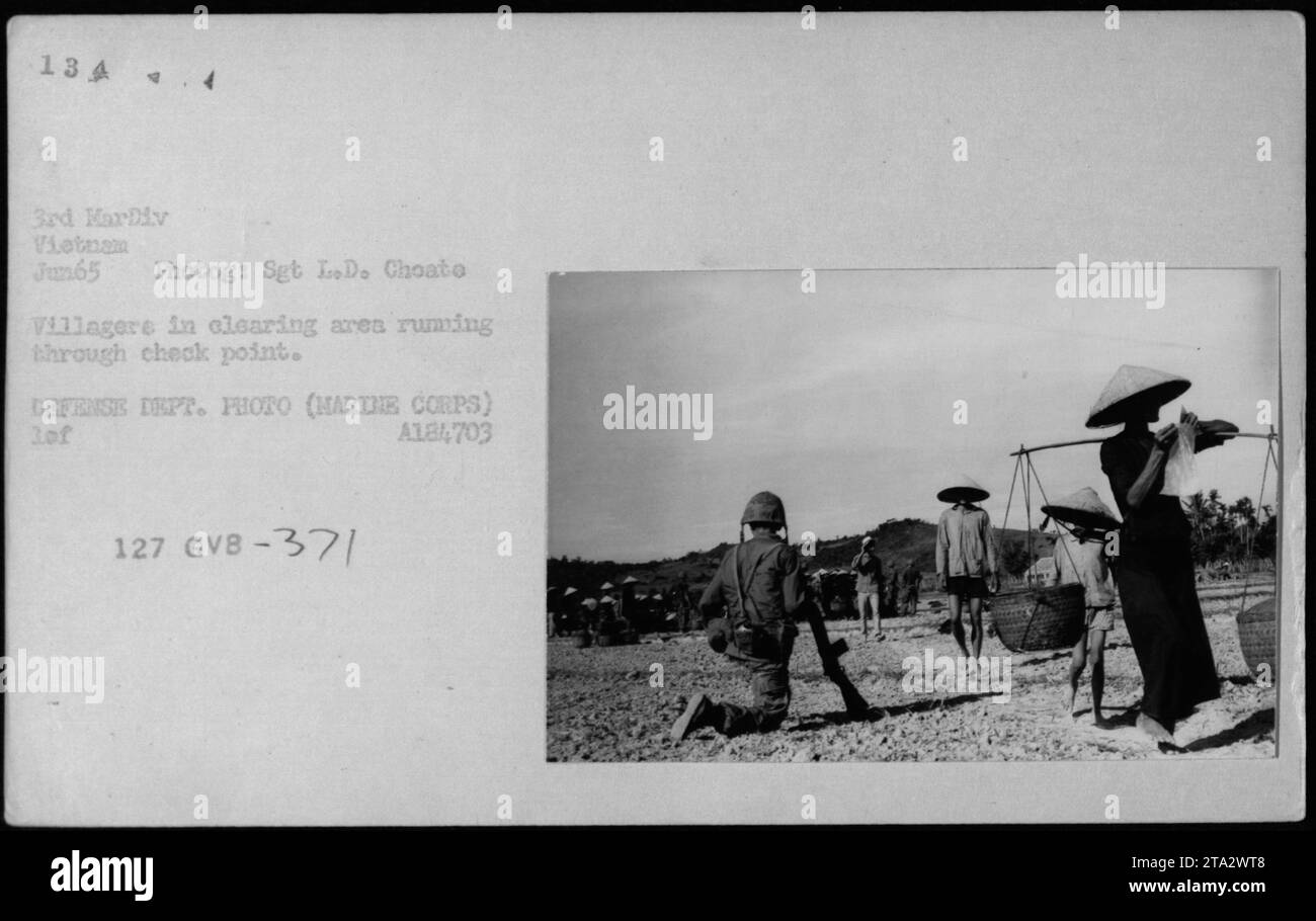 War checkpoint Black and White Stock Photos & Images - Alamy