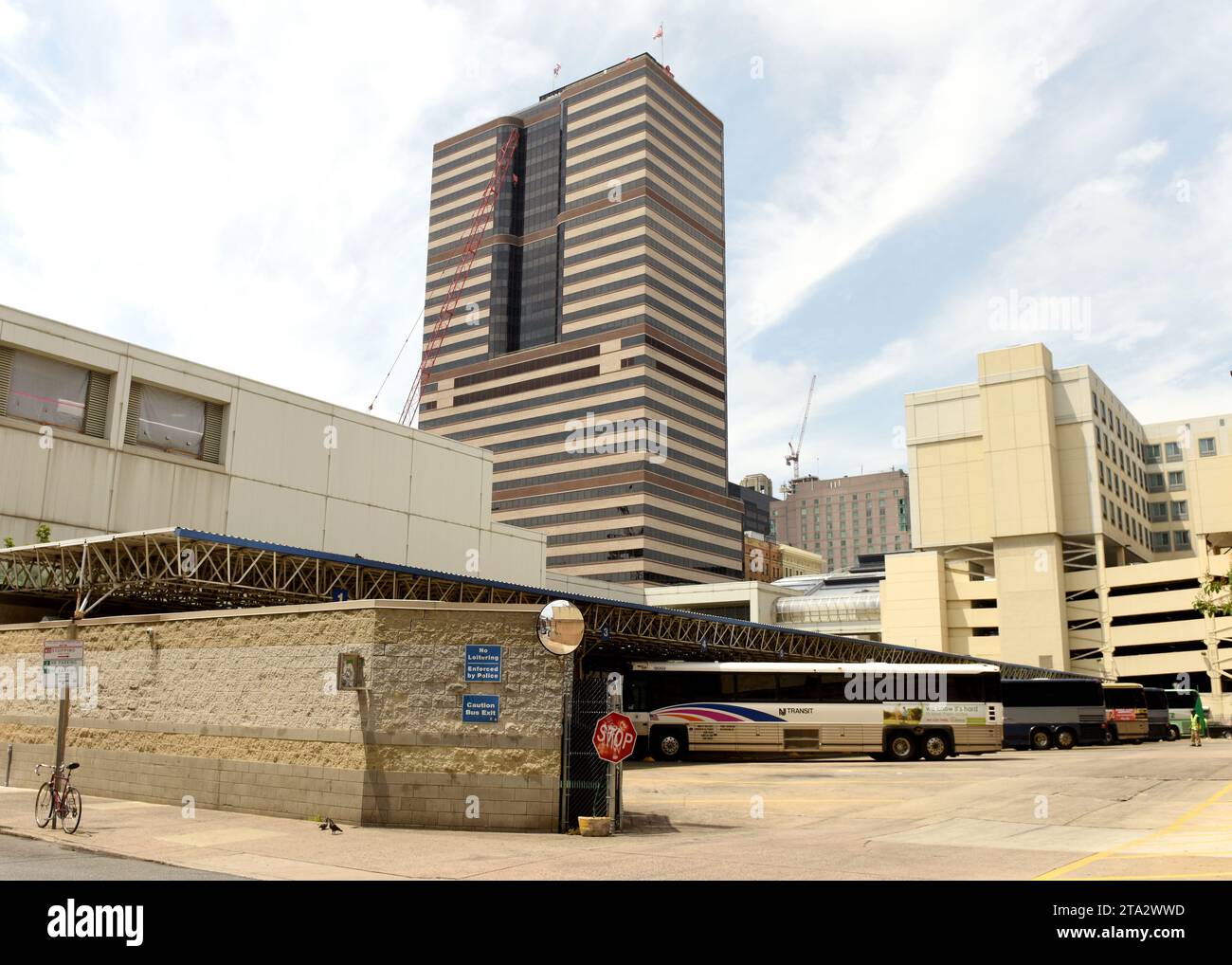 Greyhound bus terminal station hi-res stock photography and images - Alamy