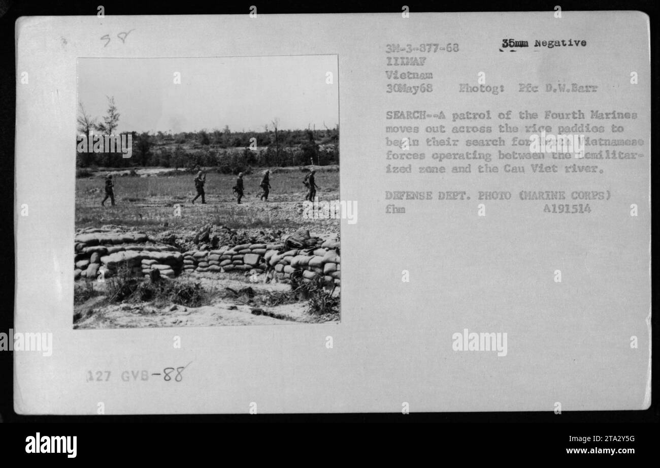Vietnam combat photographs Black and White Stock Photos & Images - Alamy