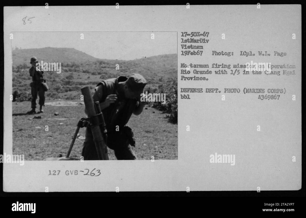 Marines from 1st Marine Division engage in a mortar firing mission ...