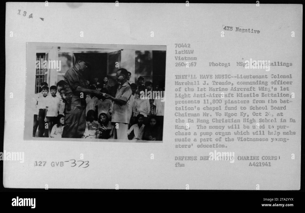 Christian humanitarian aid Black and White Stock Photos & Images - Alamy