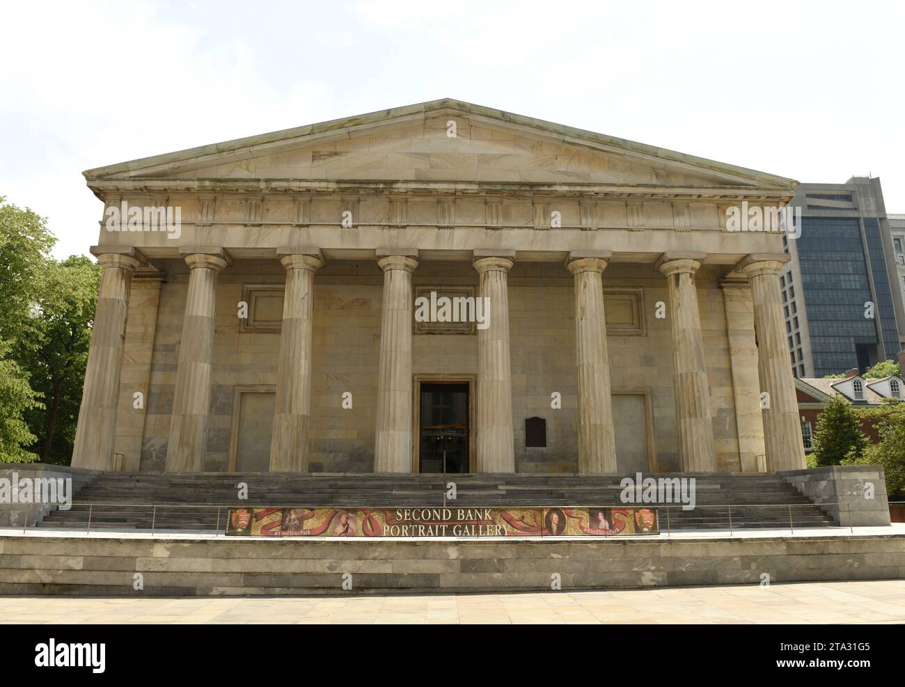 Bank portrait hi-res stock photography and images - Alamy