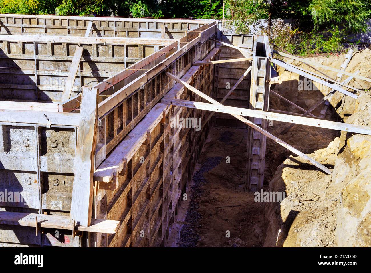 Metal formwork has been fabricated is ready for concrete pouring to ...