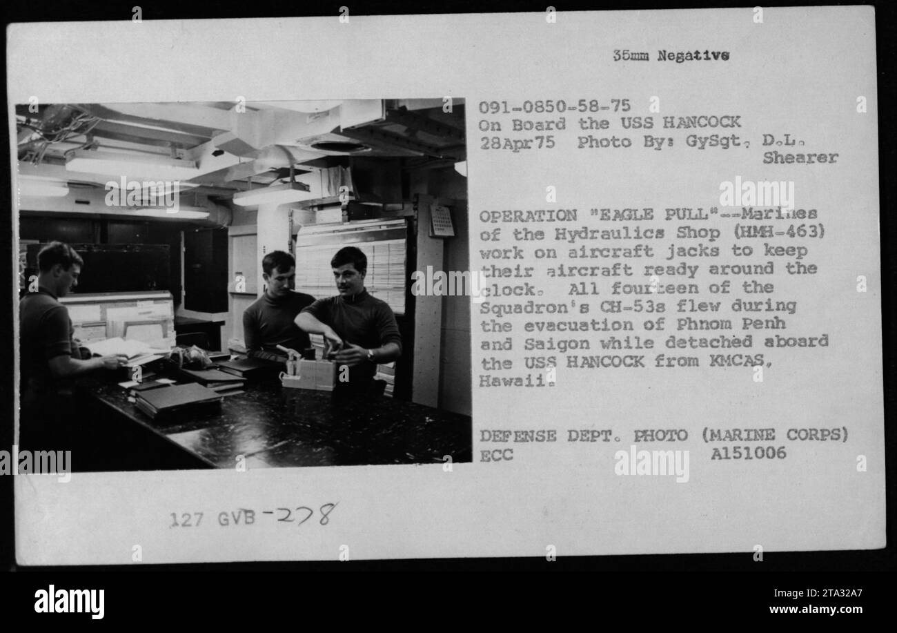 1975 evacuation of phnom penh and saigon hi-res stock photography and ...