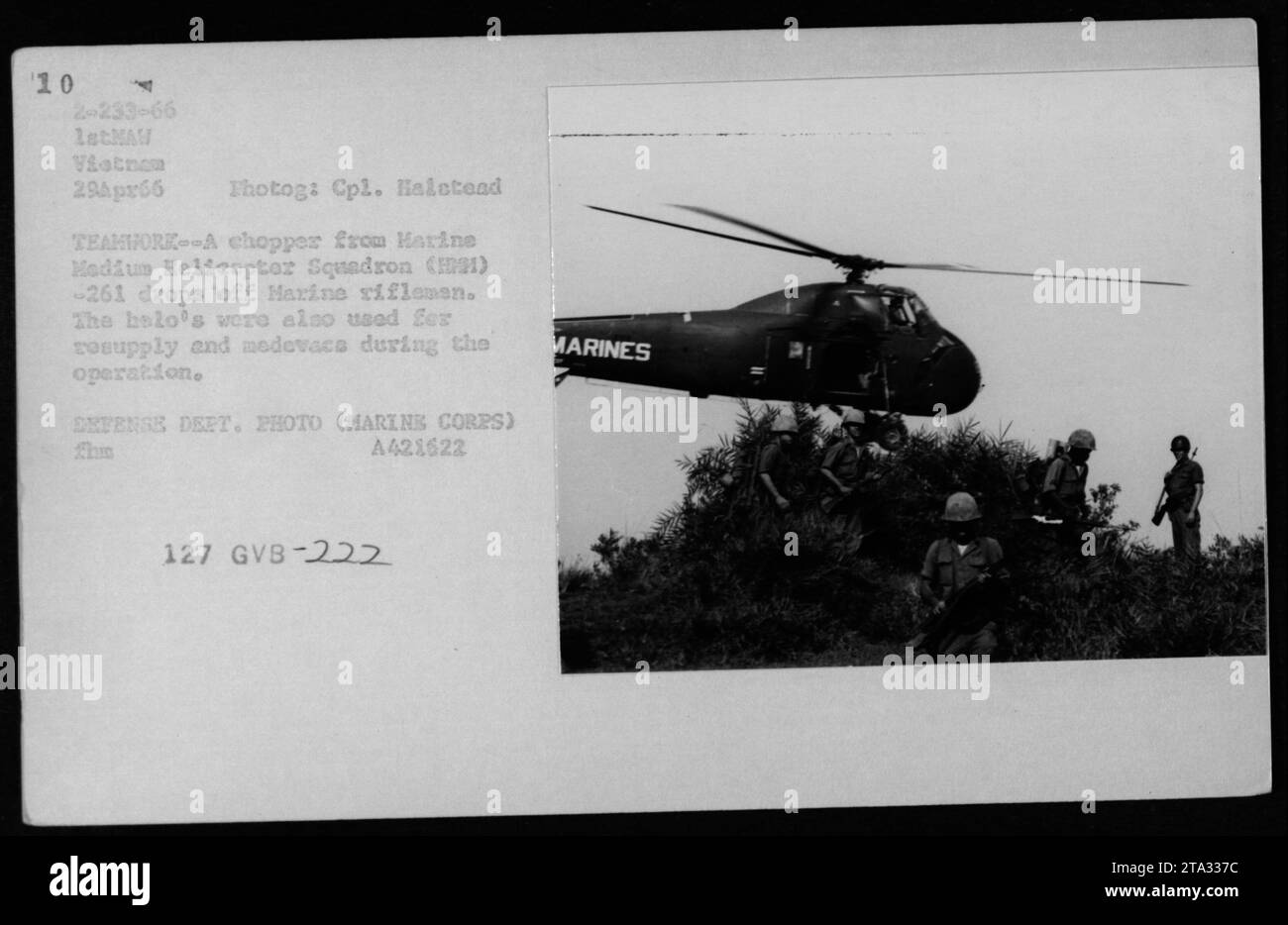 A UH-34 helicopter from the Marine Medium Helicopter Squadron (HM) -261 ...