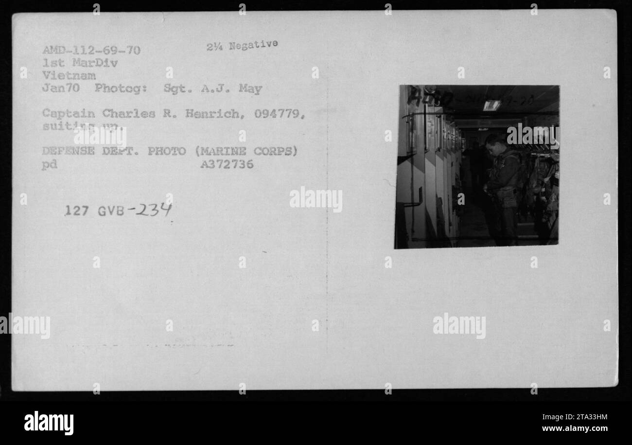 Suiting uniforms hi-res stock photography and images - Alamy