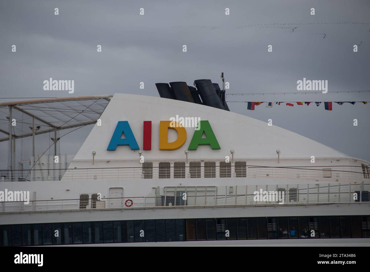 Shipping company logos hi-res stock photography and images - Alamy