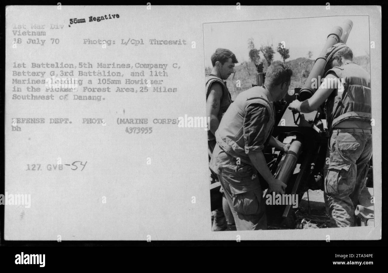 Us marine corps artillery soldiers hi-res stock photography and images ...