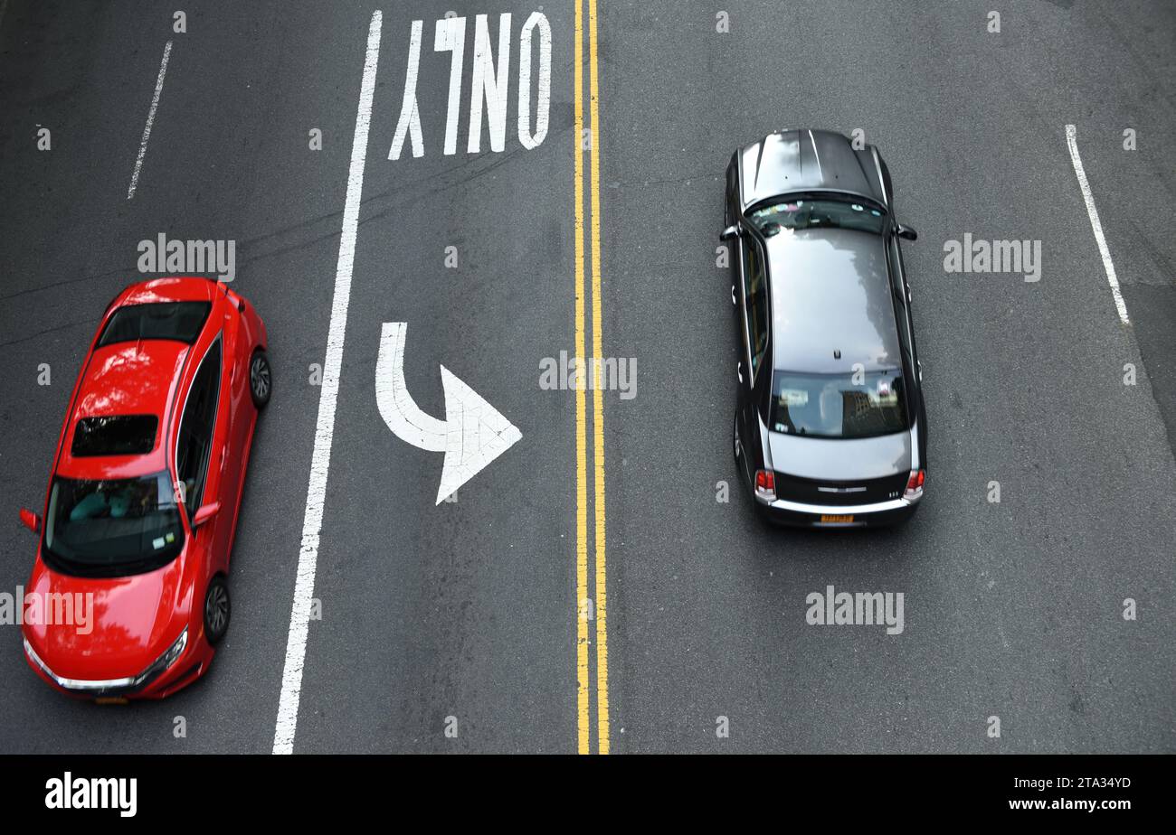 Car white lines road markings hi-res stock photography and images - Alamy