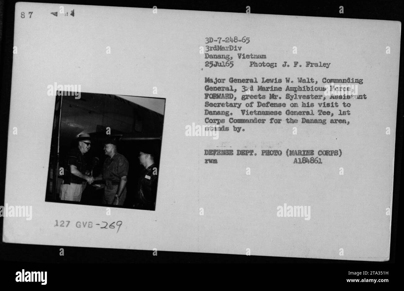 Major General Lewis W. Walt, Commanding General of the 3rd Marine ...